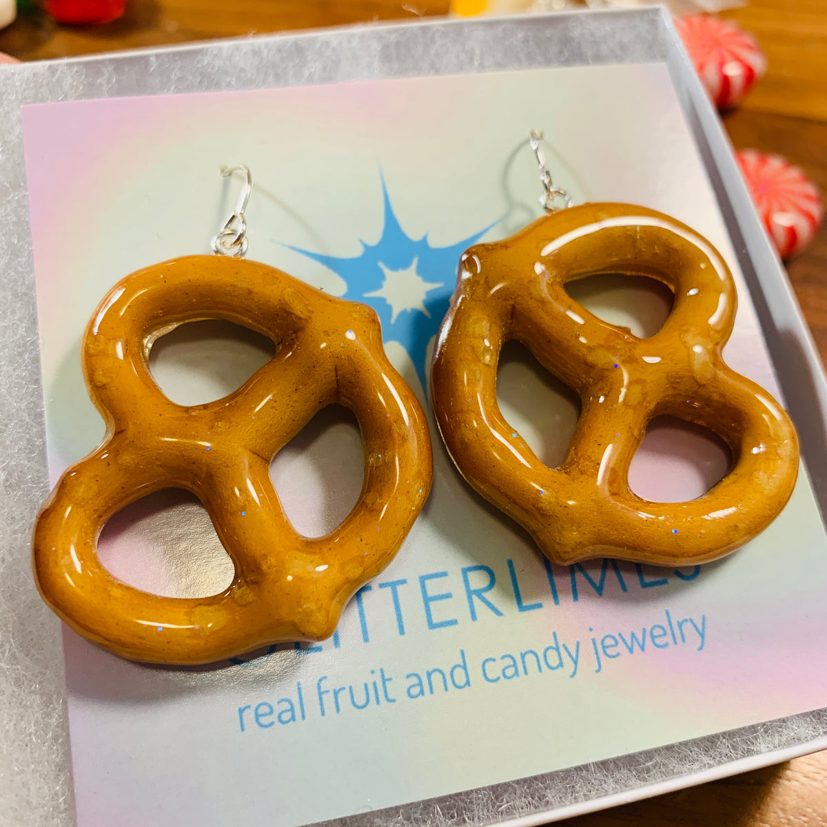 Mini Pretzel Earrings Glitterlimes