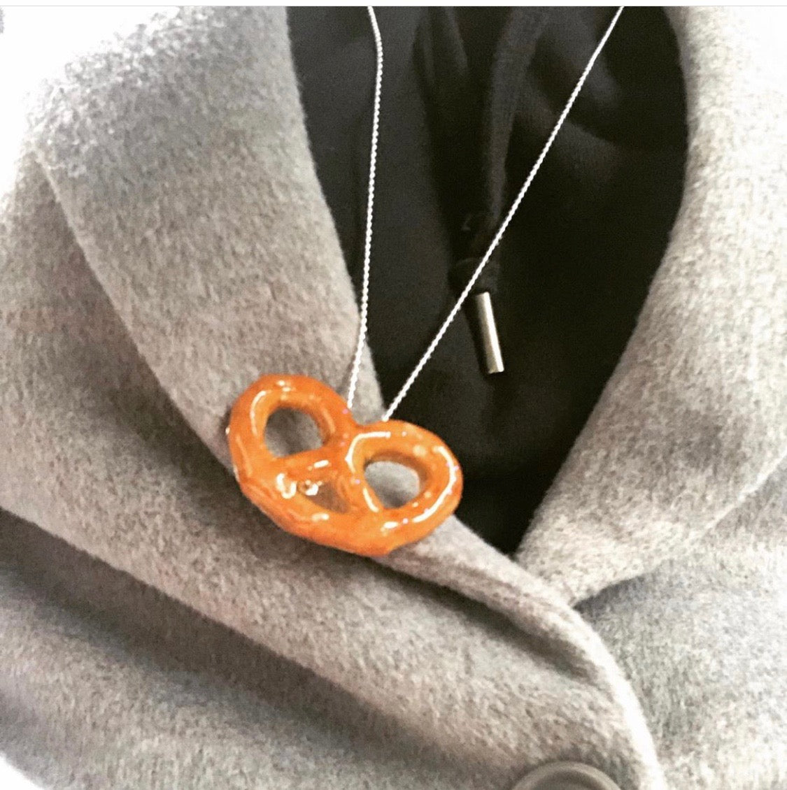 Mini Pretzel Necklace Glitterlimes